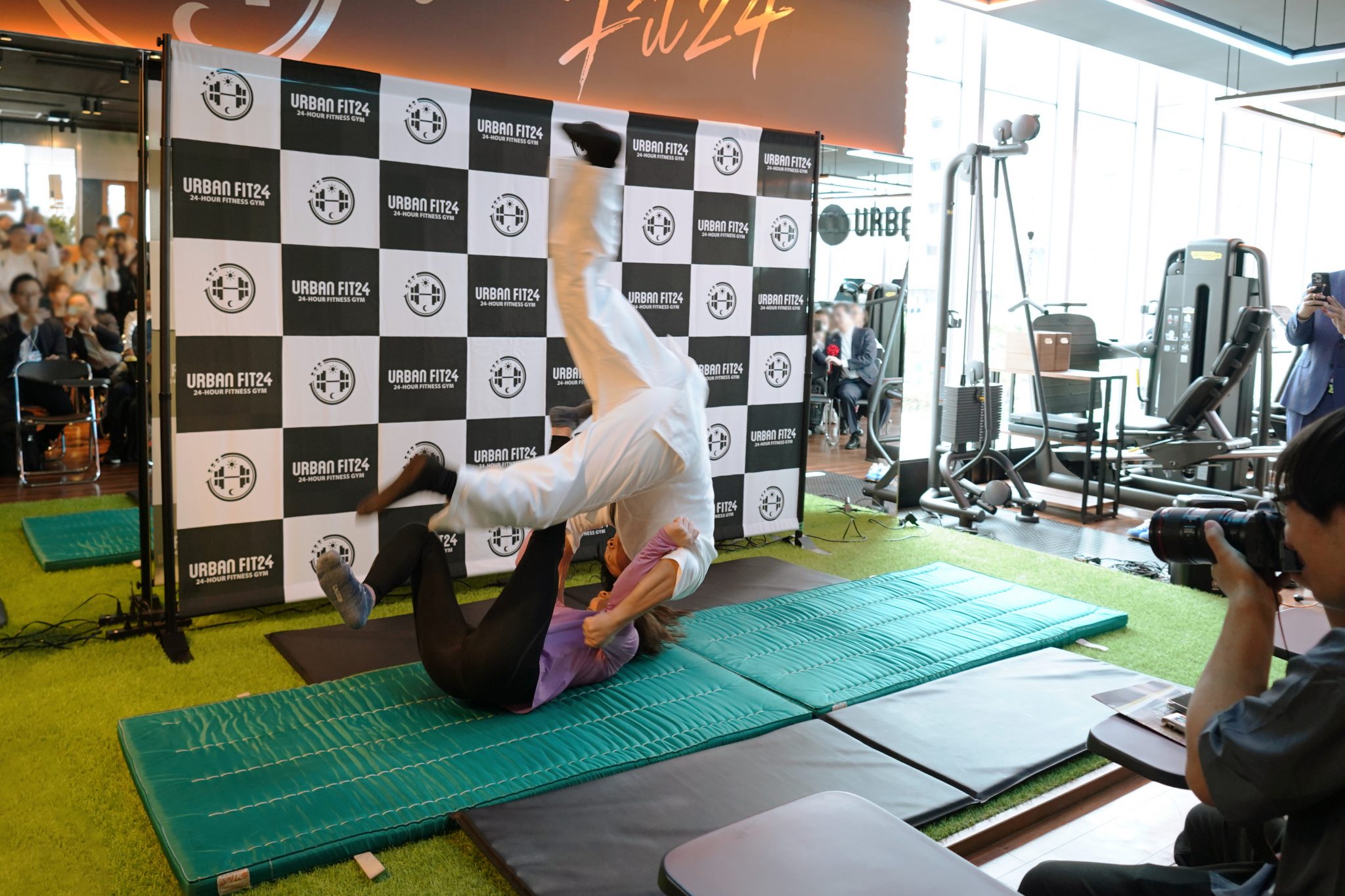 柔道家・角田夏実選手が飯田橋に降臨！ 24時間ジム「URBAN FIT24 飯田橋駅前店」オープニングセレモニーを開催 | アーバンフィット24 – 年中無休・24時間OPENフィットネスジム